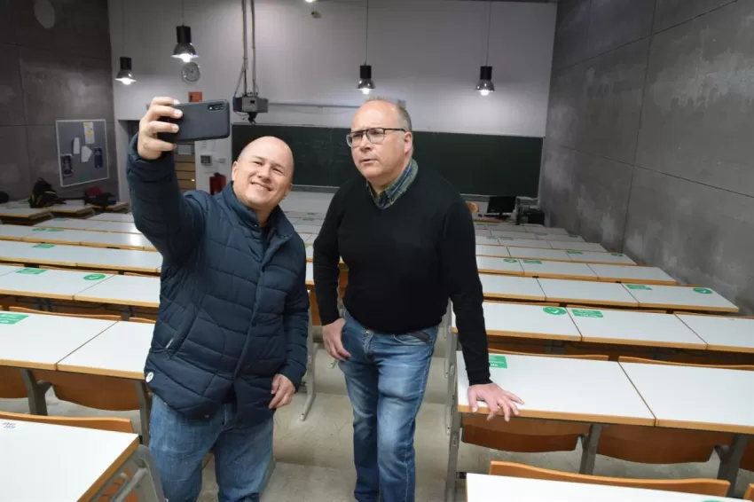 El youtuber 'Julioprofe' cuenta en la UPCT el secreto para triunfar en ...